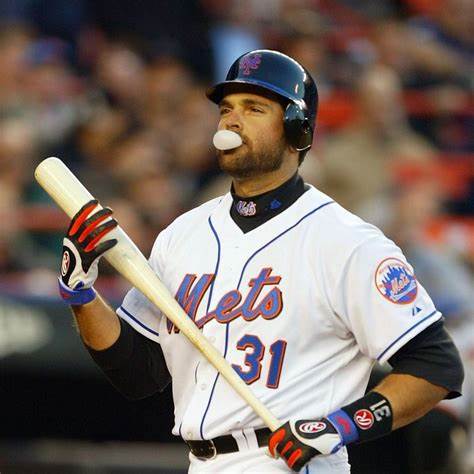 The Career of Mike Piazza – MLB Past & Present